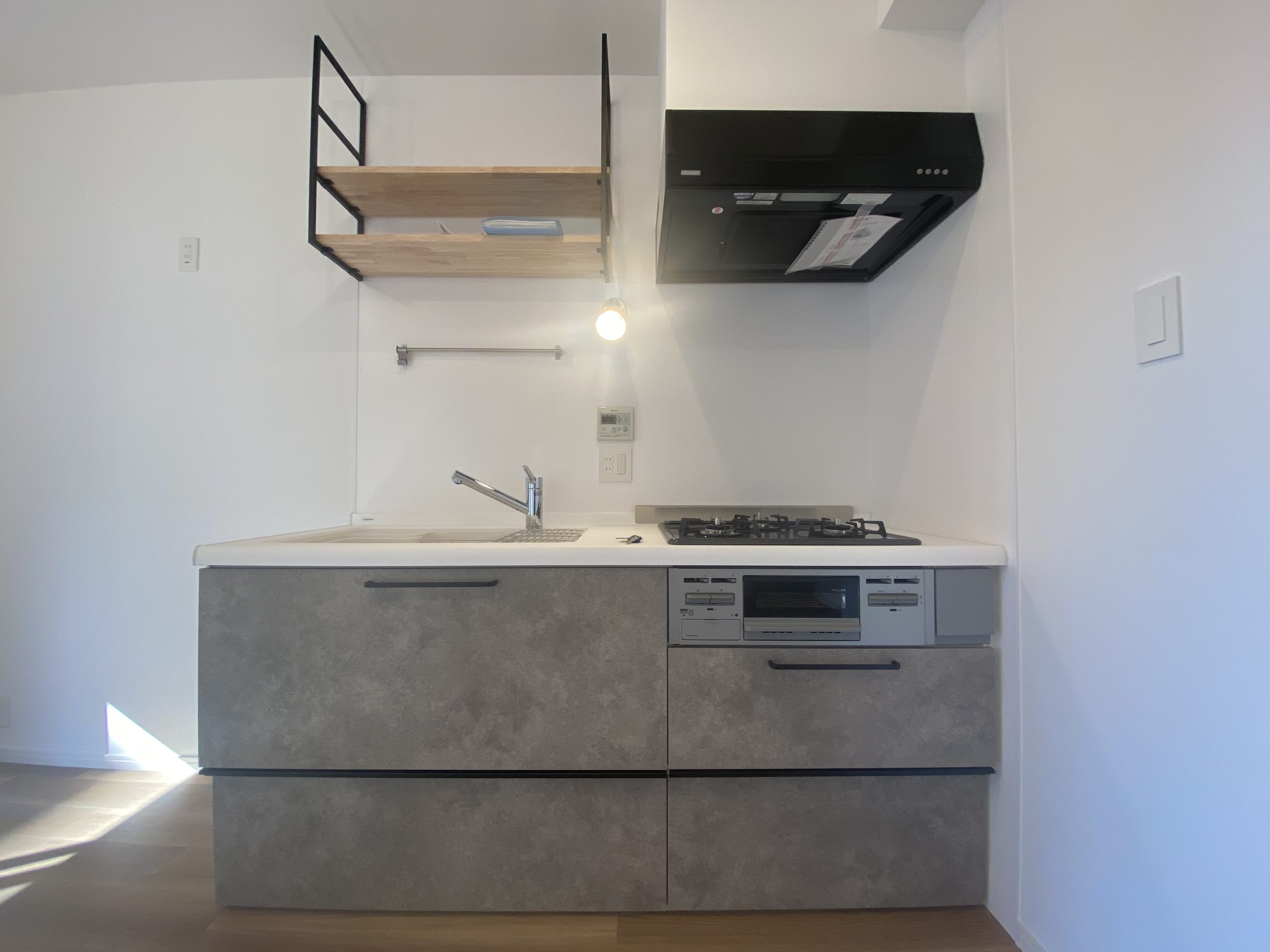 両国 築23年RC 55m2をシステムキッチン2LDKにフルリノベーション【墨田区 築23年 2LDK 賃貸 マンションリノベーション事例 eims エイムズ】 - eims (エイムズ)