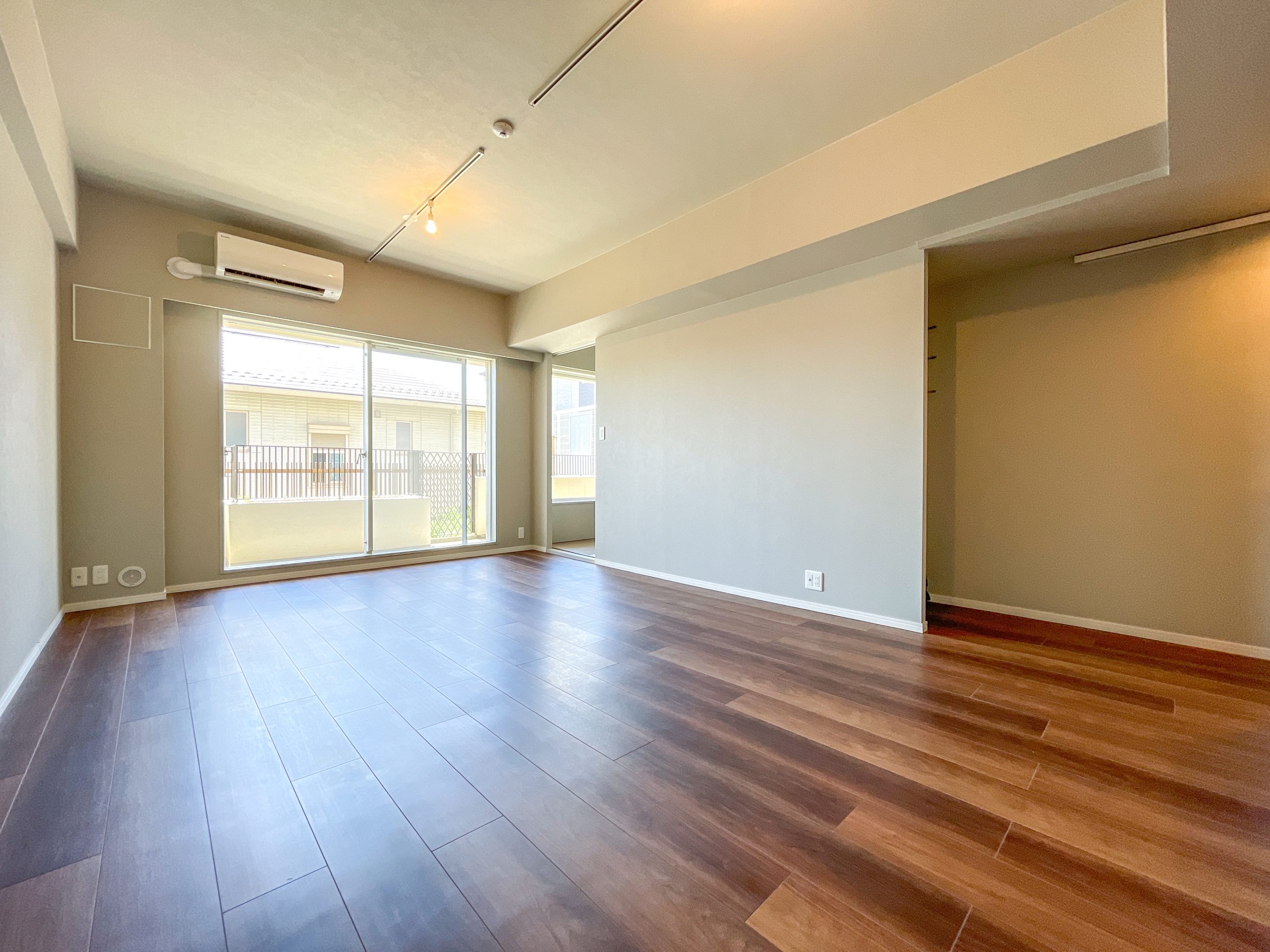 藤が丘 築32年の築古マンションを、予算を抑えつつも見映えする空間にリノベーション3LDK【横浜市 築32年 マンションリノベーション事例】eims（エイムズ） - eims (エイムズ)