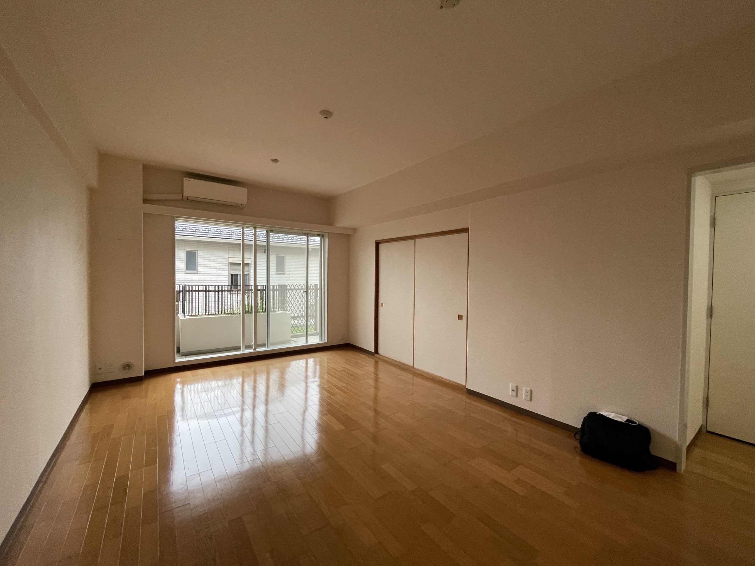 藤が丘 築32年の築古マンションを、予算を抑えつつも見映えする空間にリノベーション3LDK【横浜市 築32年 マンションリノベーション事例】eims（エイムズ） - eims (エイムズ)