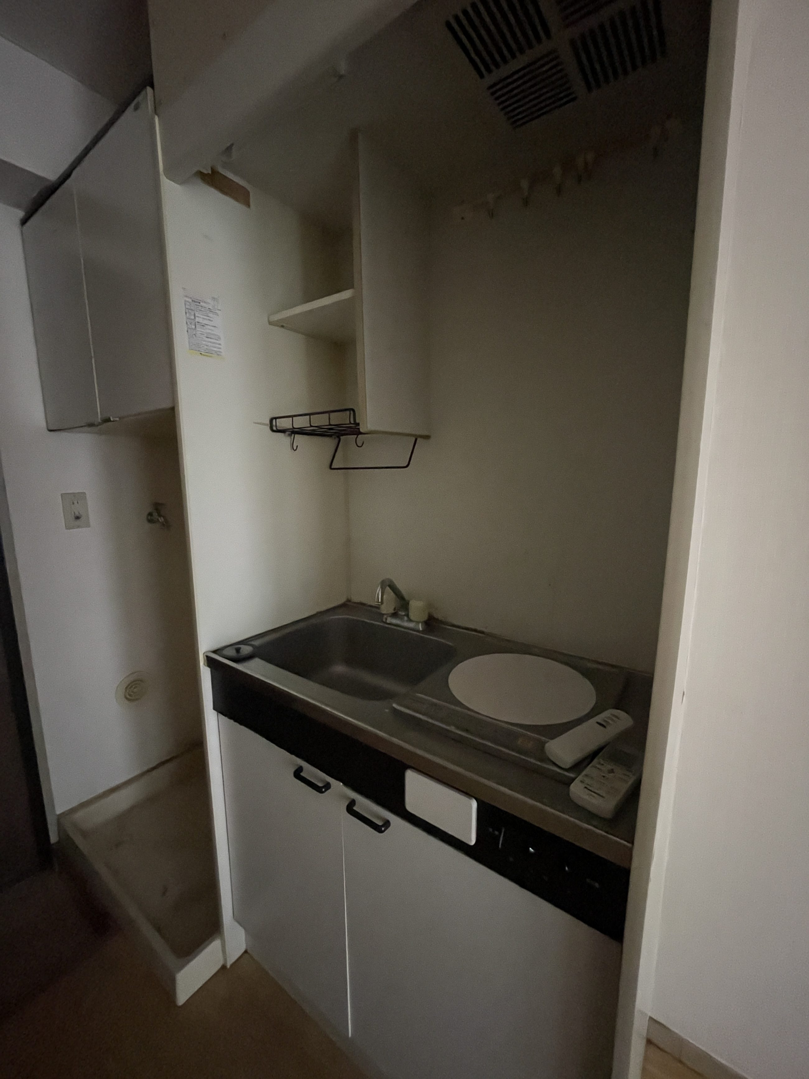 東神奈川 築35年の3点UBタイプの1Rアパートを無垢床、バストイレ別にフルリノベーション【横浜市 築35年 1Rアパート リノベーション事例】eims（エイムズ） - eims (エイムズ)