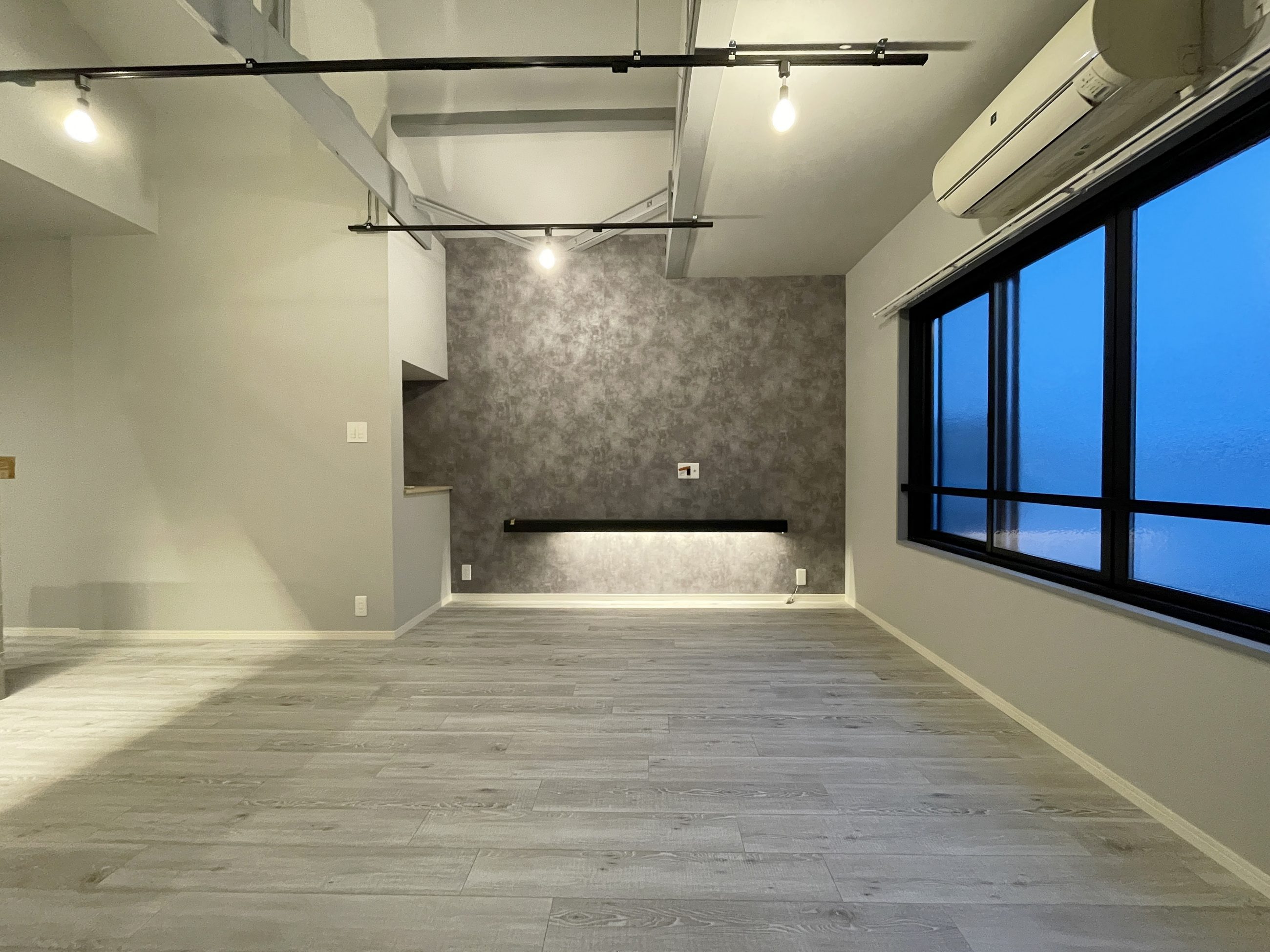 池袋 築40年強の2LDK木造戸建てをモダンデザイン＋躯体表しにより開放感のある2LDKにフルリノベーション【池袋 木造戸建て 2LDK 62m2賃貸】eims（エイムズ - eims (エイムズ)