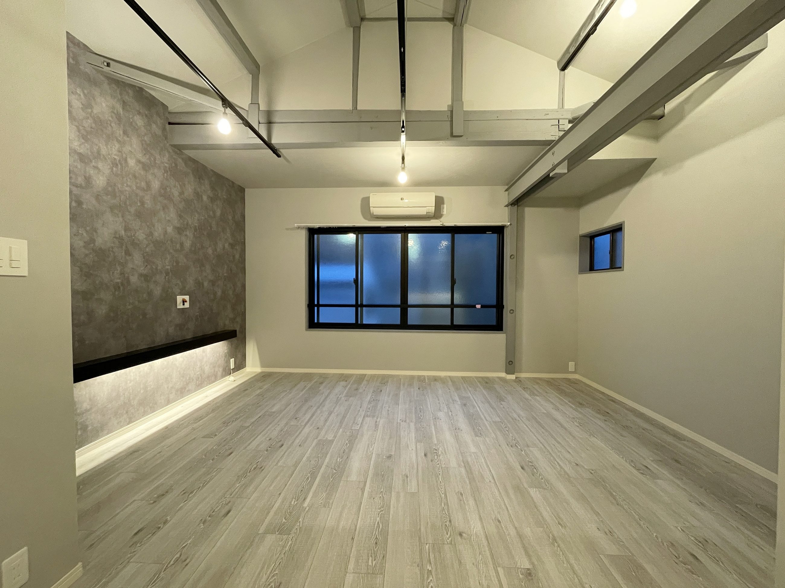 池袋 築40年強の2LDK木造戸建てをモダンデザイン＋躯体表しにより開放感のある2LDKにフルリノベーション【池袋 木造戸建て 2LDK 62m2賃貸】eims（エイムズ - eims (エイムズ)