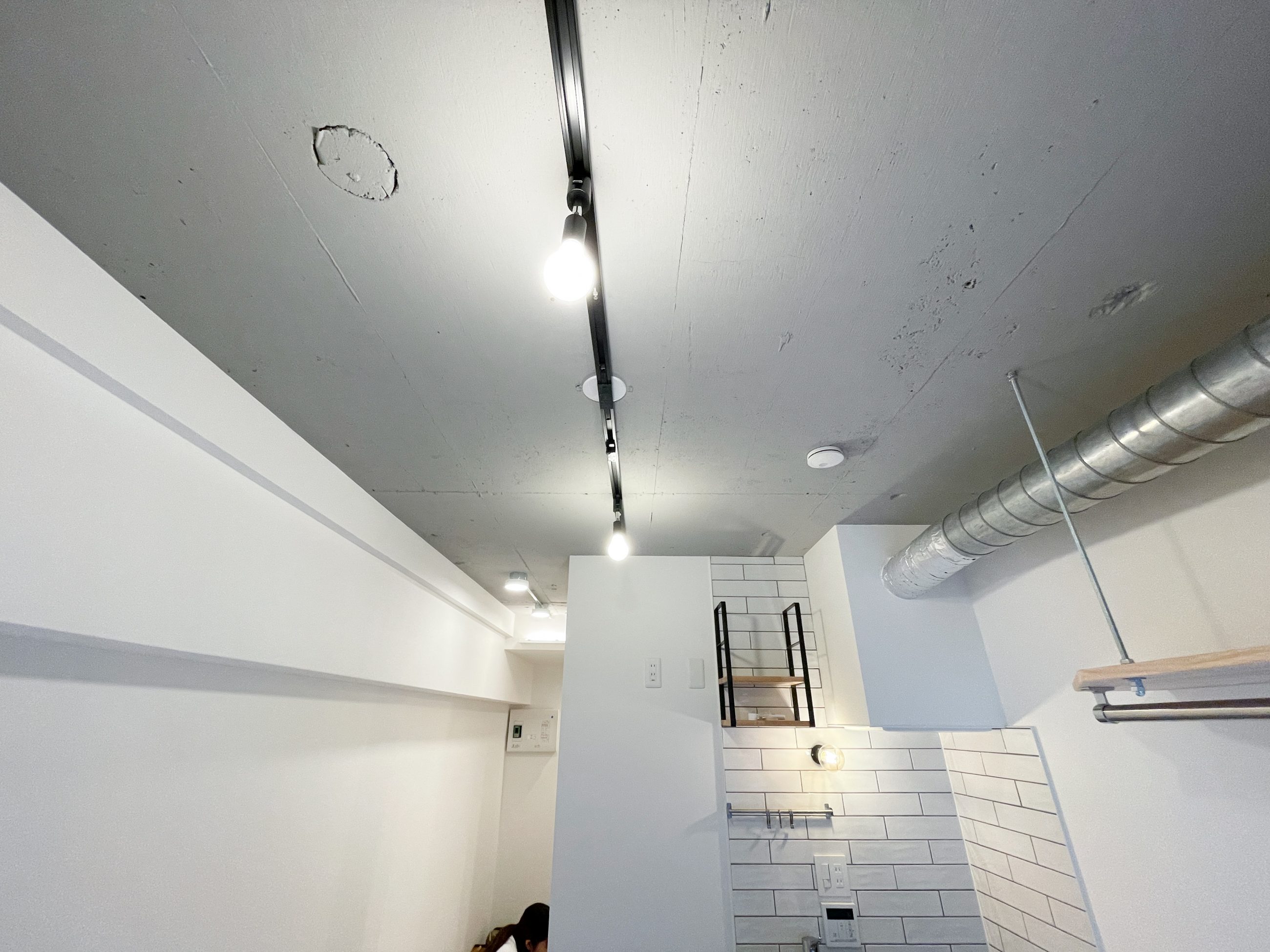 西新宿 築39年の3点UBタイプの1Rマンションをシャワーユニット、造作洗面、独立トイレ、造作キッチンにフルリノベーション【新宿区 築39年 1Rマンション リノベーション事例】eims ...