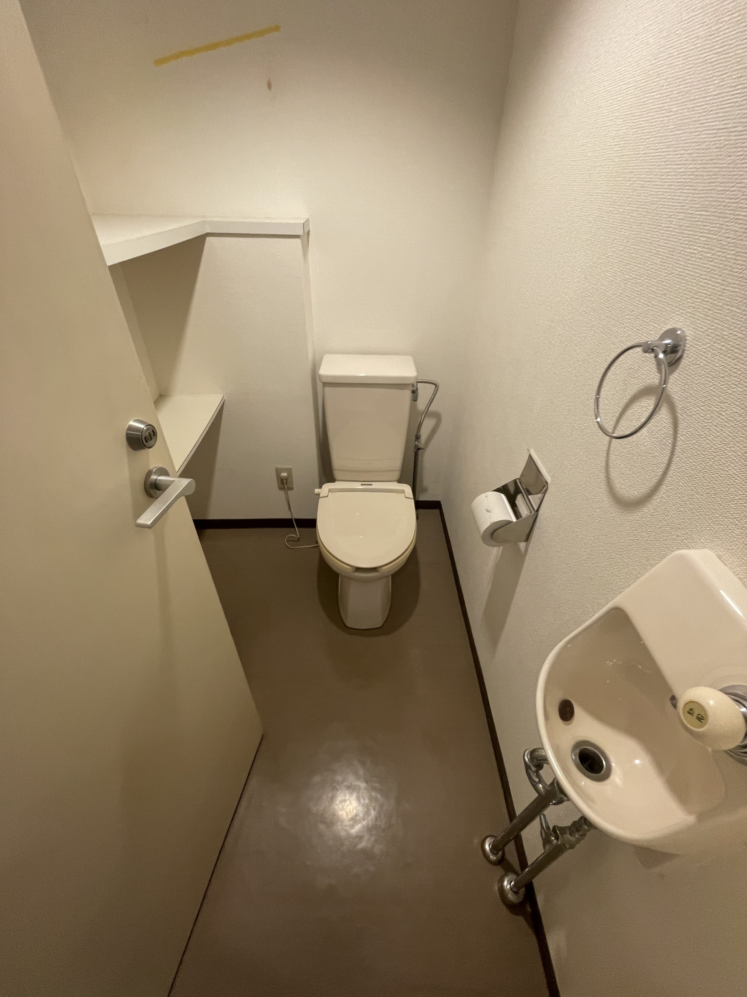 神宮前 無駄を削ぎ落したコンクリ、ブラックに統一したホテルライクな水回りリノベで大幅賃料アップを実現【表参道 RC 1R 40m2】eims（エイムズ - eims (エイムズ)