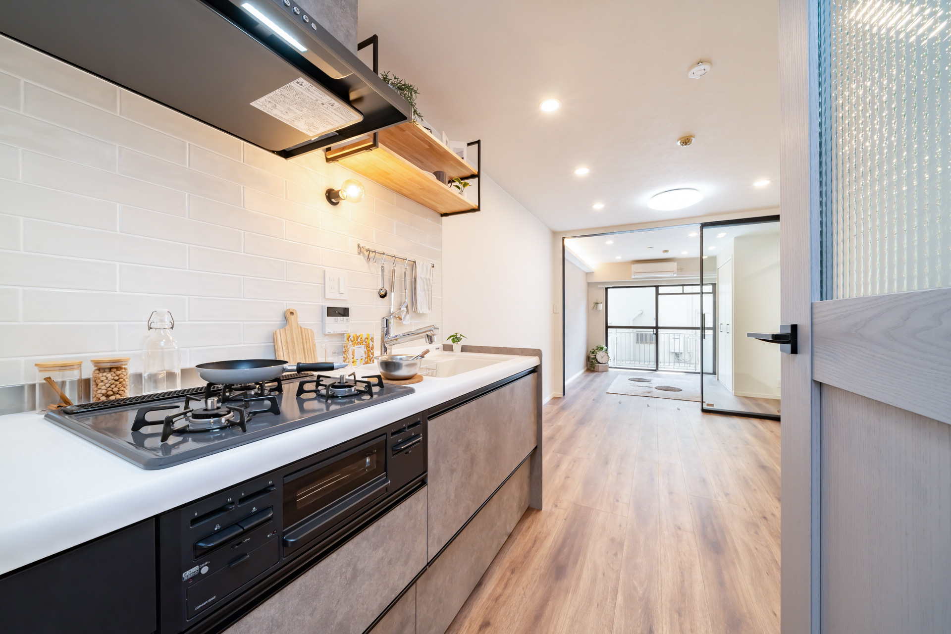 穴守稲荷 築36年、34.89m²の1LDK3点ユニットをトイレ、UB別1LDKにリニューアル【大田区 RC 築36年 1LDK 実需】eims（エイムズ - eims (エイムズ)